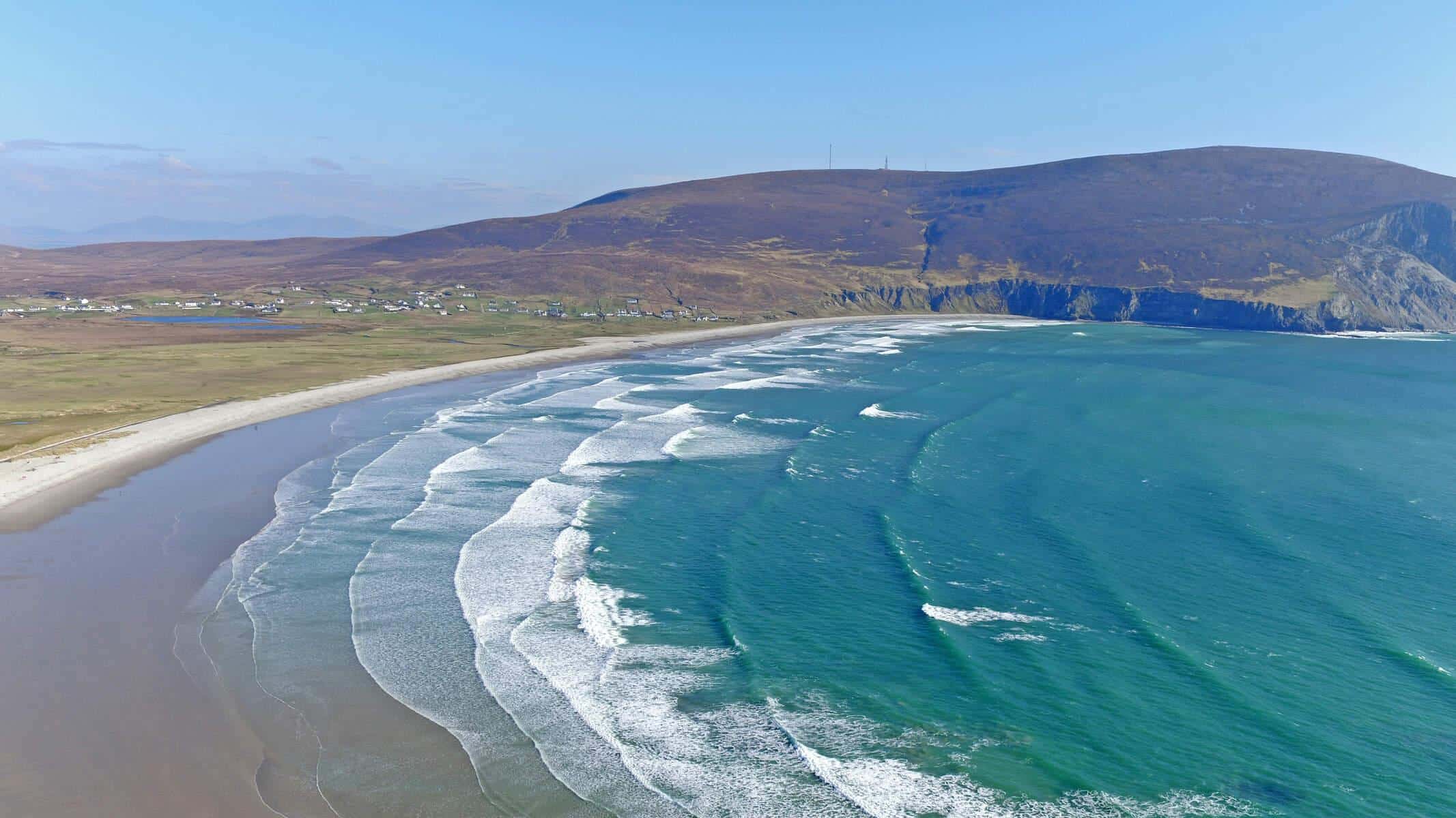 A 2025 Guide to Magnificent Keel Beach on Achill Island