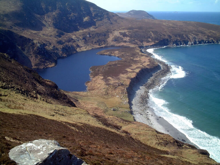 8 Achill Island Beaches: Blue Flag & Hidden Gems (with map)